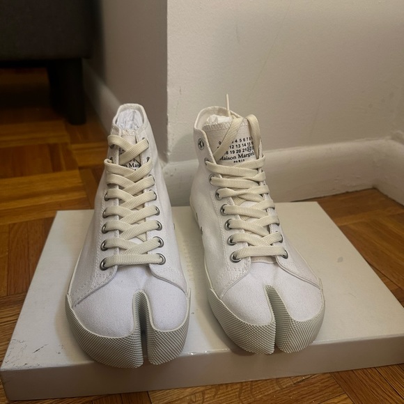 Maison Martin Margiela | Shoes | Maison Margiela Tabi Toe Canvas ...